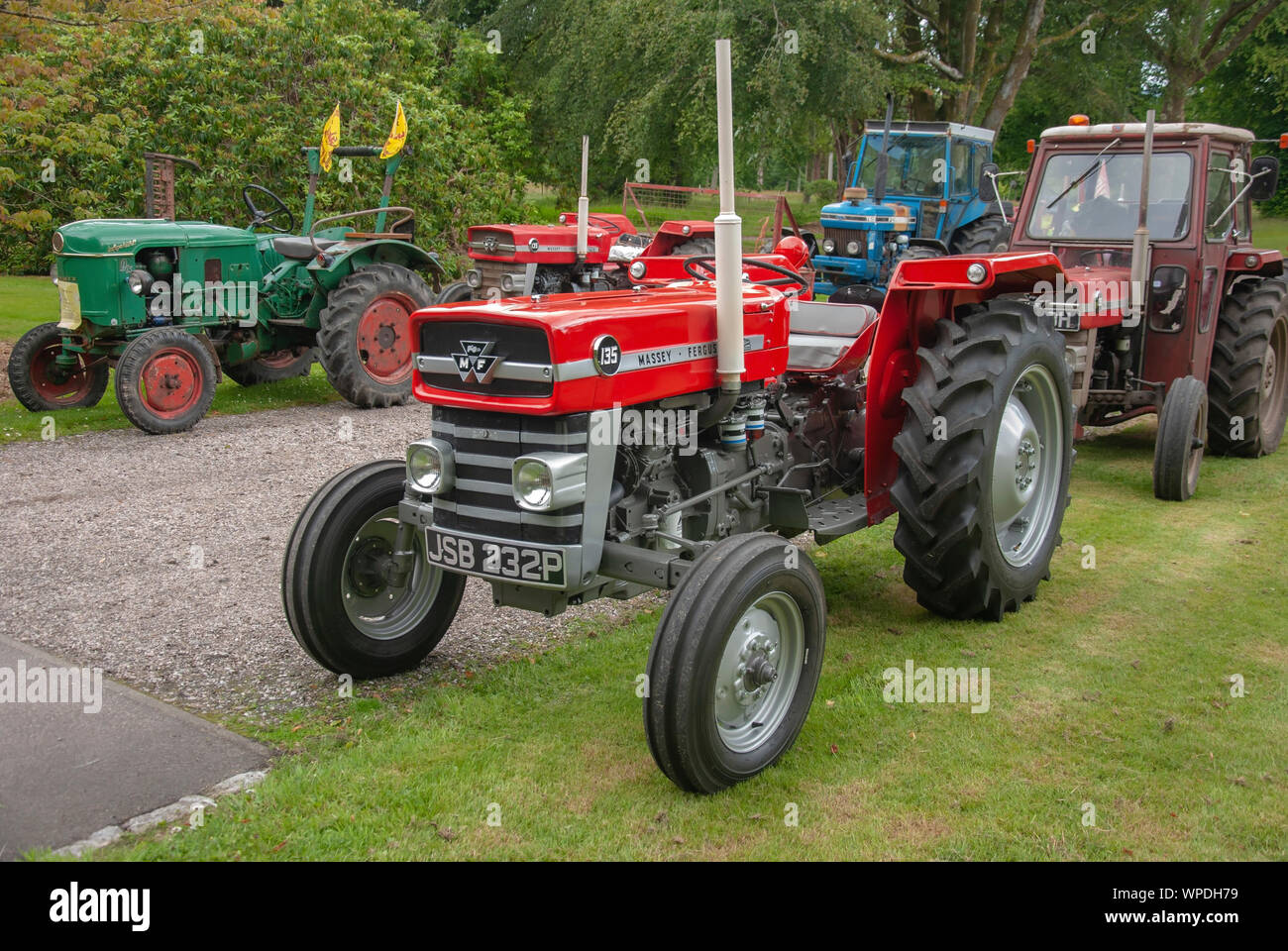 Front left hand passenger side nearside view gleaming immaculate hi-res ...
