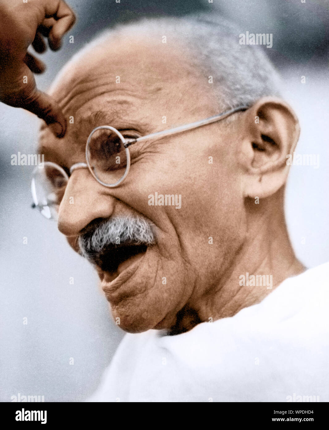 Mahatma gandhi smiling hi-res stock photography and images - Alamy