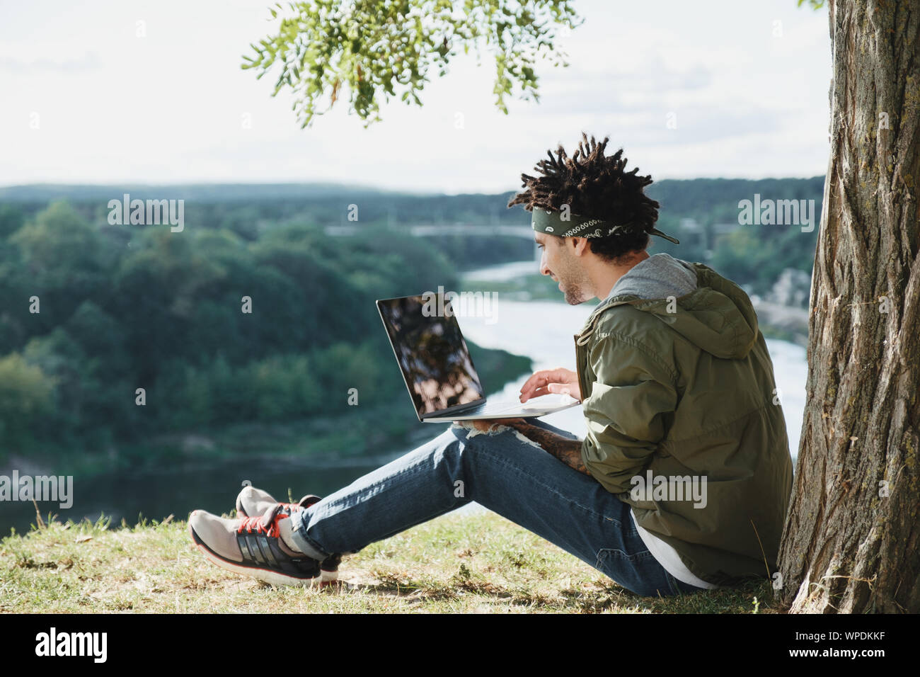 International business park reading hi-res stock photography and images ...