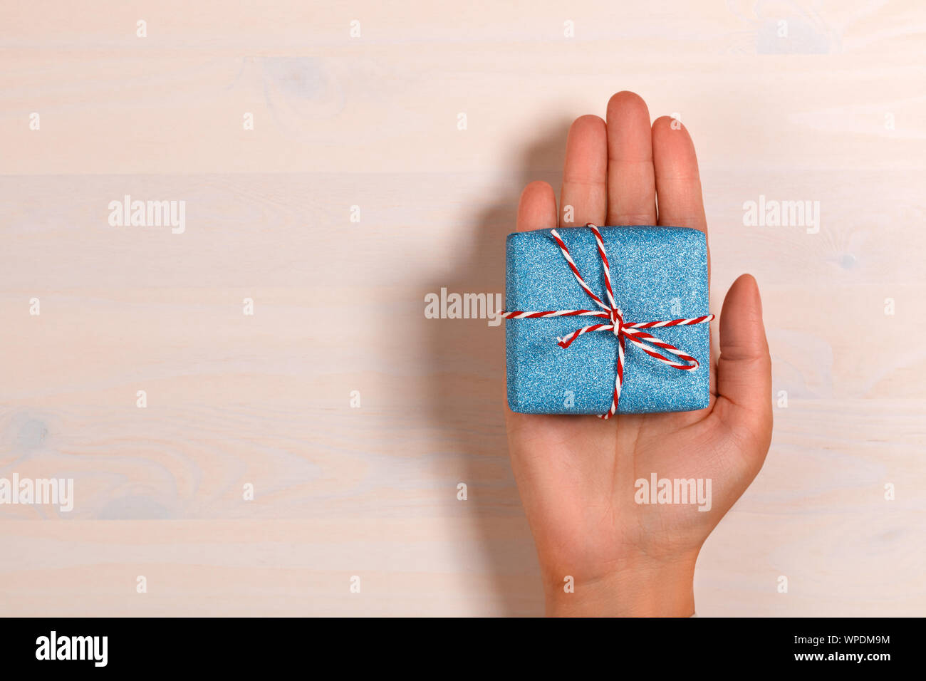 Woman small gift box hi-res stock photography and images - Alamy