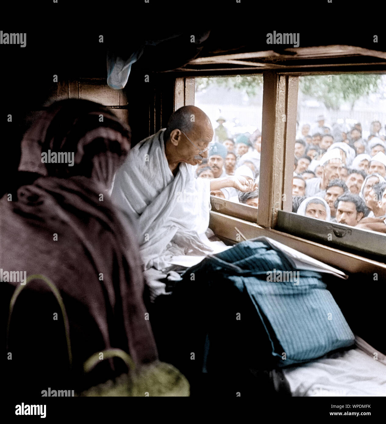 Mahatma Gandhi collecting donations for Harijan Fund in South India ...