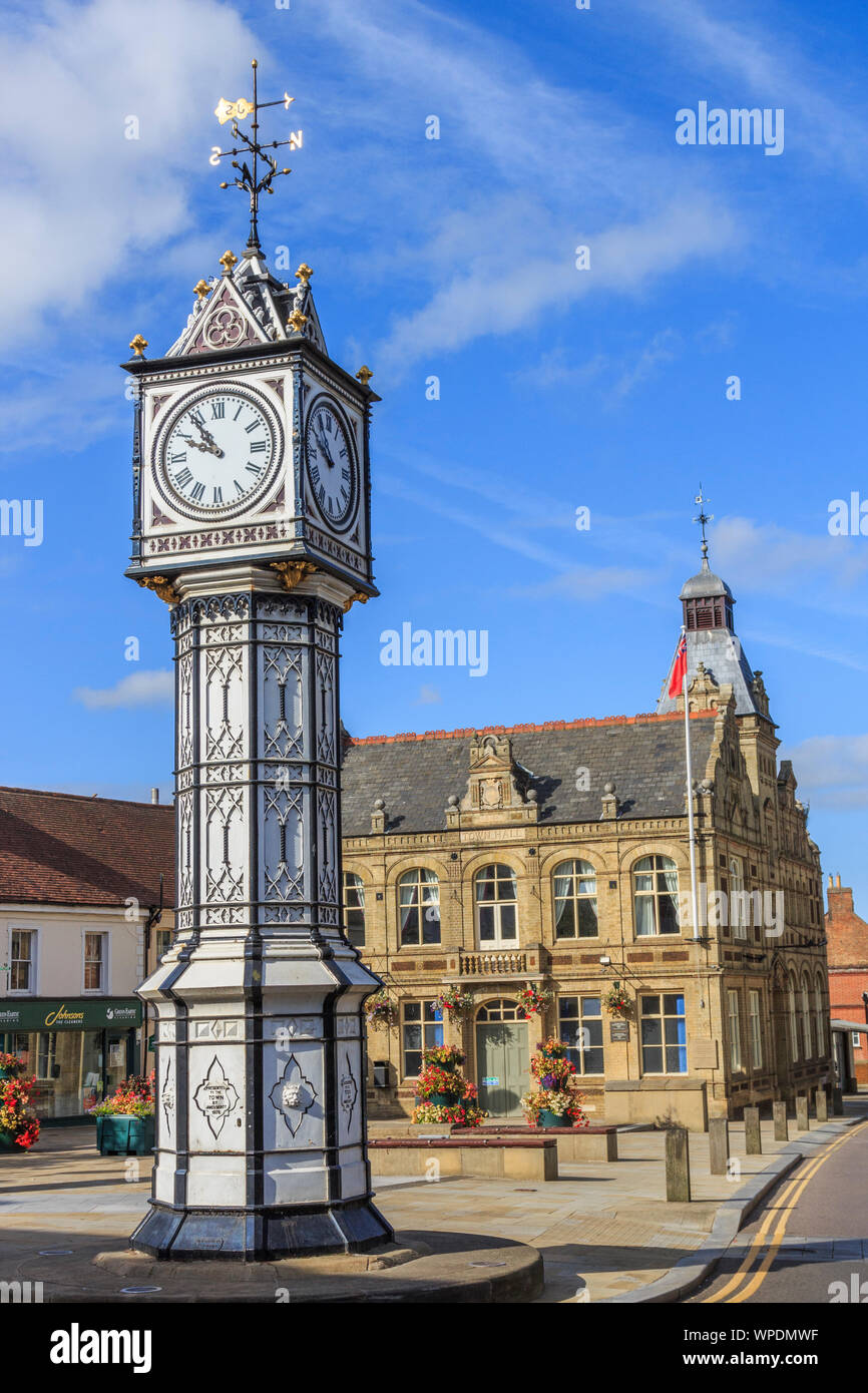 Norfolk clock high street hi-res stock photography and images - Alamy