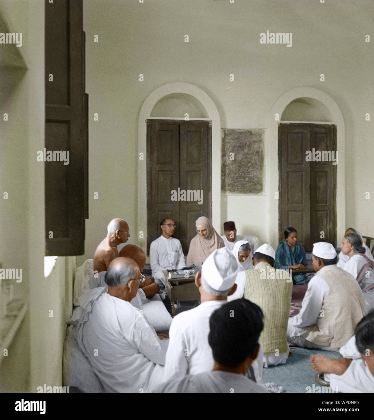 Mahatma Gandhi meeting Sharad Chandra Bose, Mirabehn, Bhangi Colony ...
