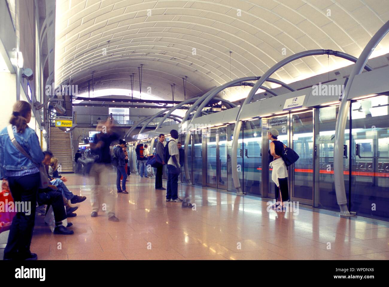 Paris, automatische Metrolinie 14 - Paris, automatic Metro Line 14 ...