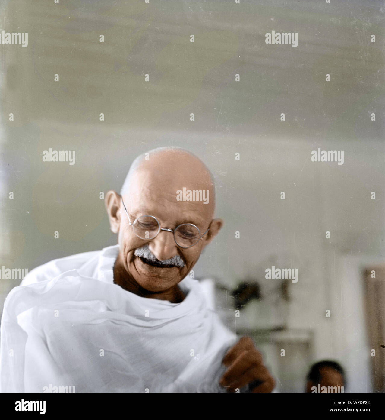 Smiling mahatma gandhi hi-res stock photography and images - Alamy