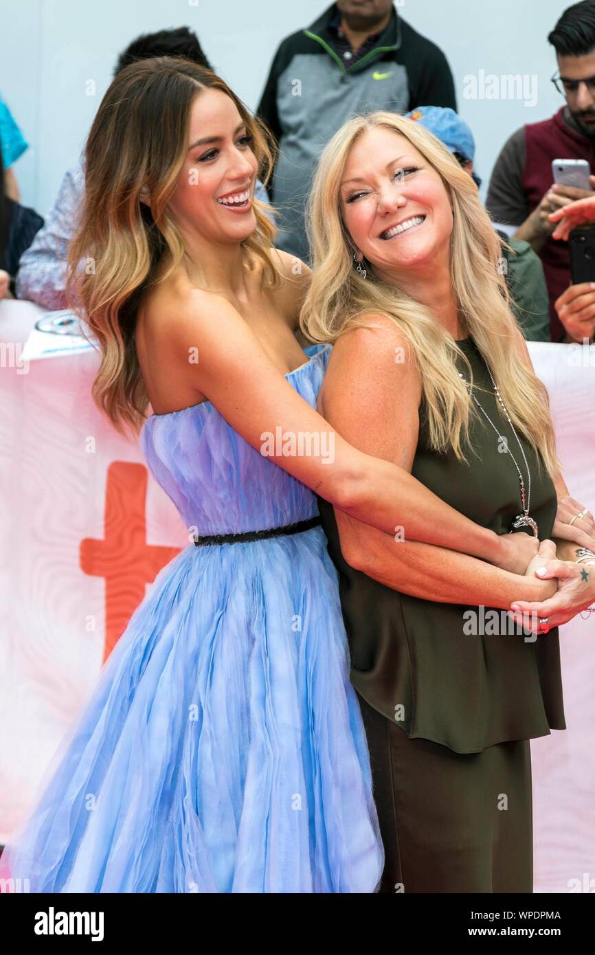 Chloe Bennet (l) and director Jill Culton attend the premiere of ...