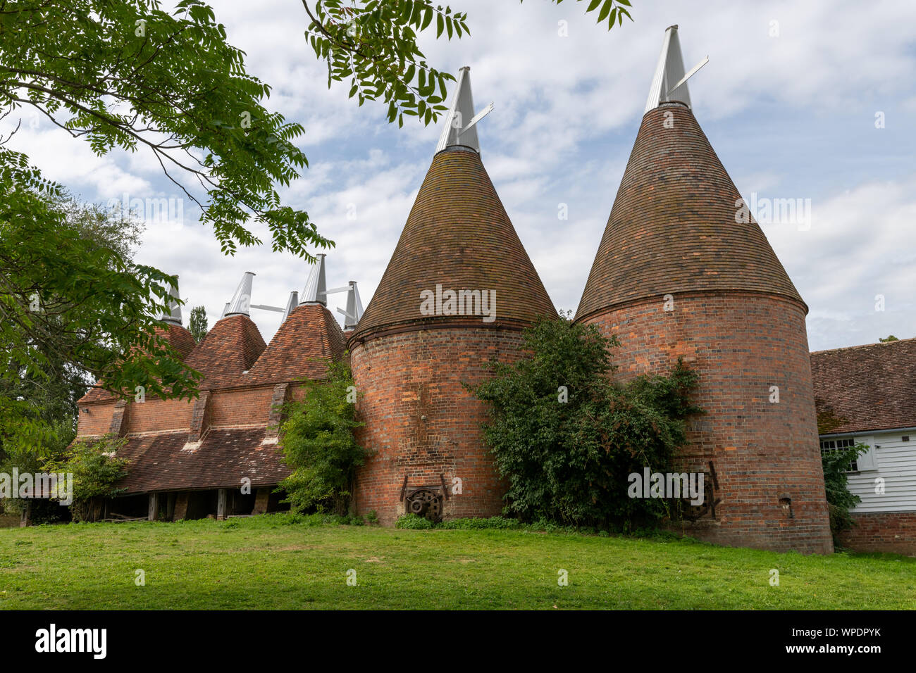 Oast Houses at Sissinghurst Castle & Gardens, Kent, UK Stock Photo - Alamy