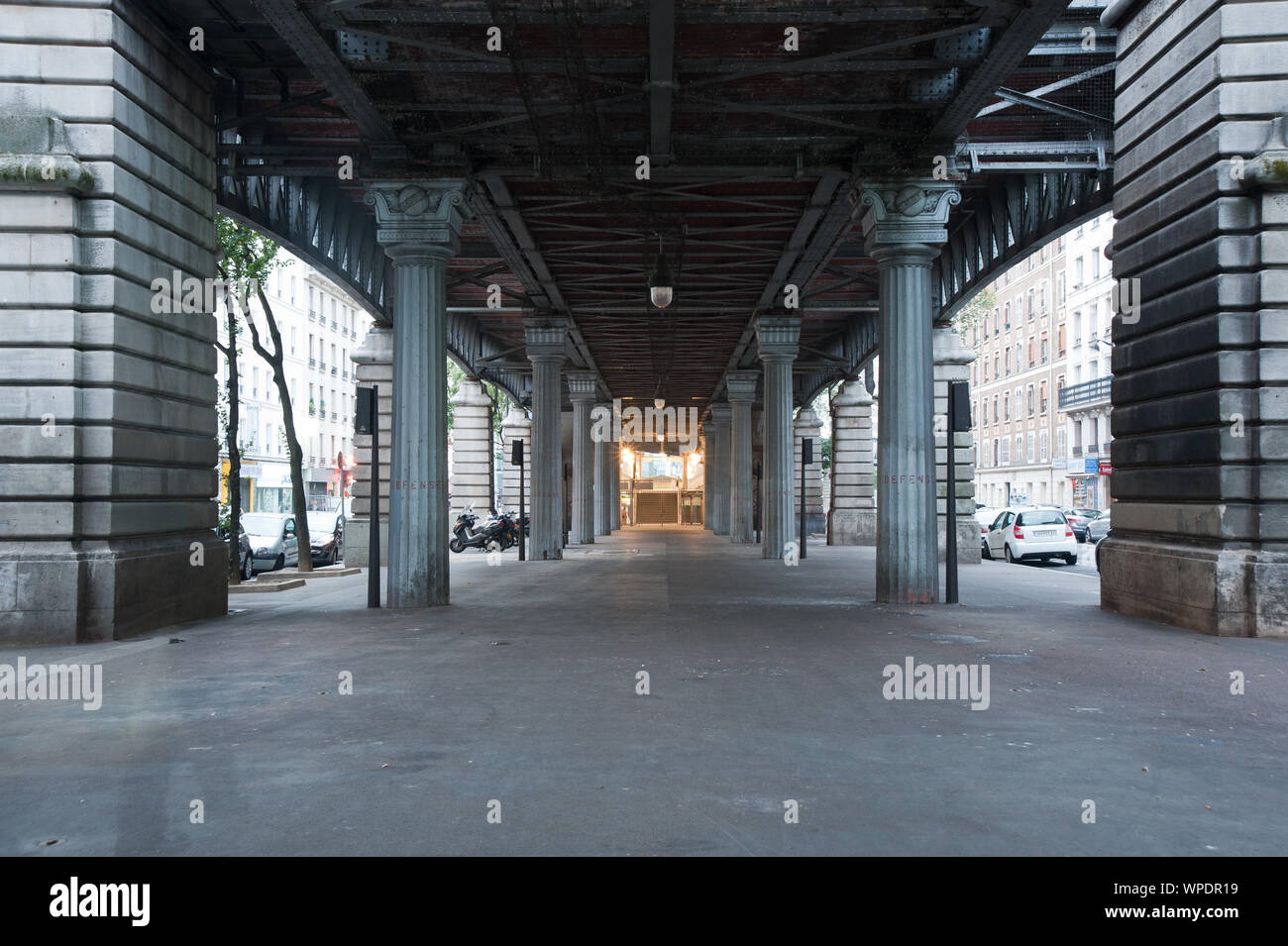 Paris, Metro in Hochlage - Paris, Elevated Metro Line Stock Photo - Alamy