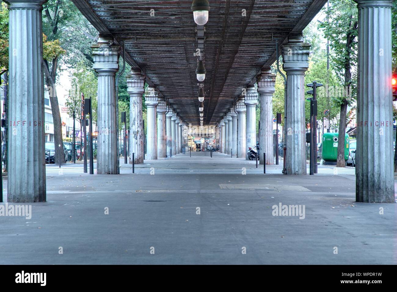Paris, Metro in Hochlage - Paris, Elevated Metro Line Stock Photo - Alamy
