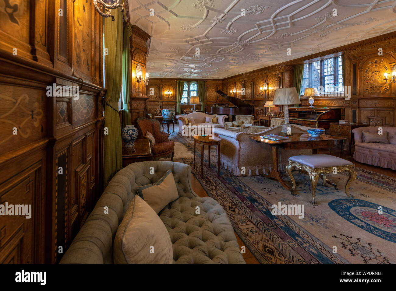 Hever castle kent interior hi-res stock photography and images - Alamy