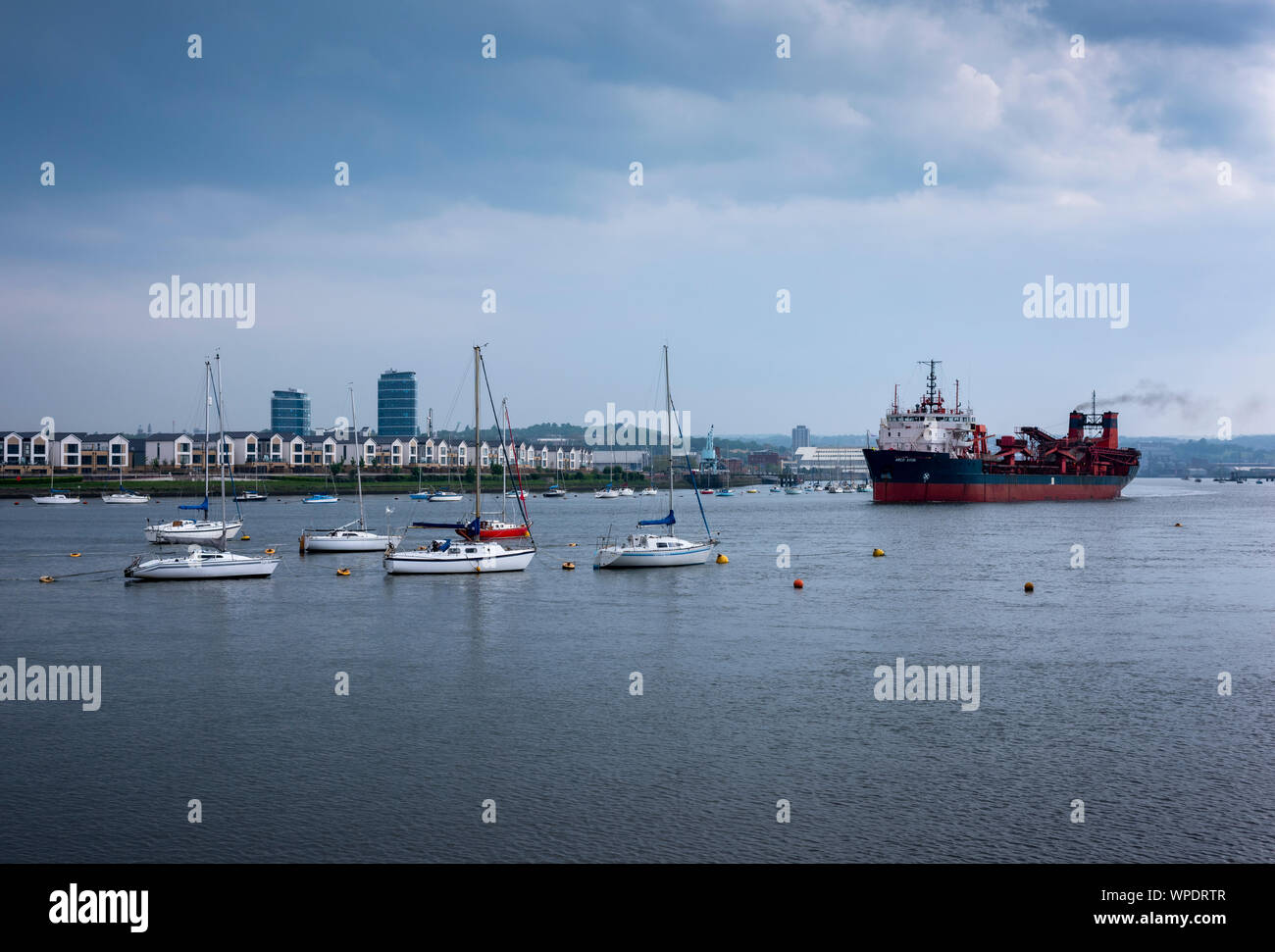 Dredger ship hi-res stock photography and images - Alamy