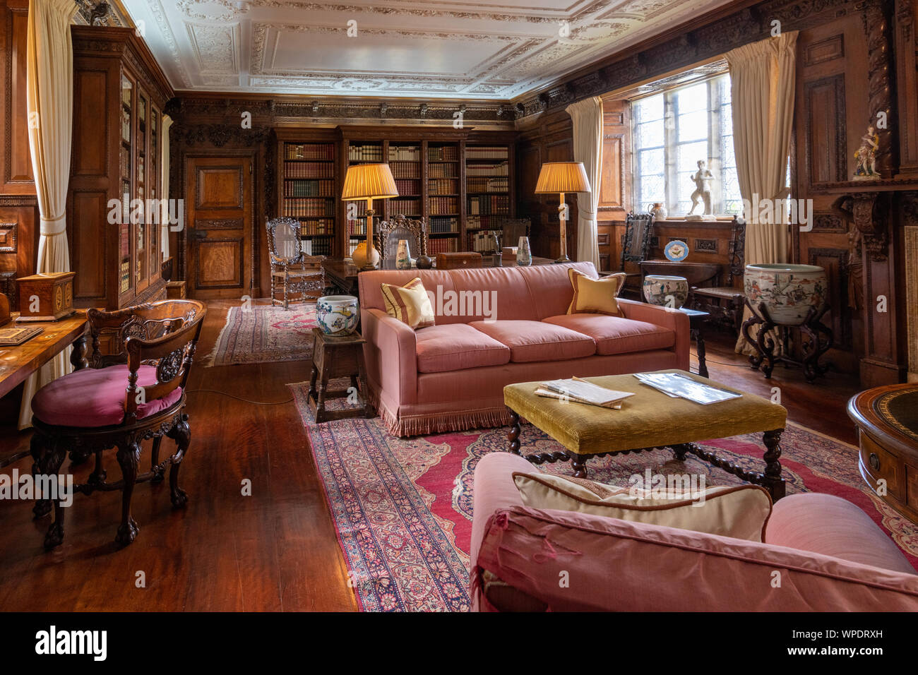 Hever castle kent interior hi-res stock photography and images - Alamy