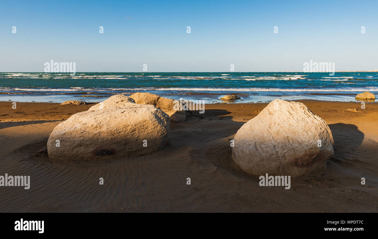 Warm beach hi-res stock photography and images - Alamy