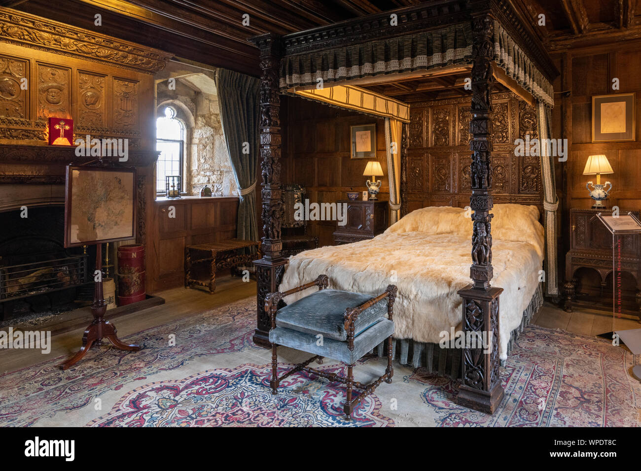 Hever castle kent interior hi-res stock photography and images - Alamy