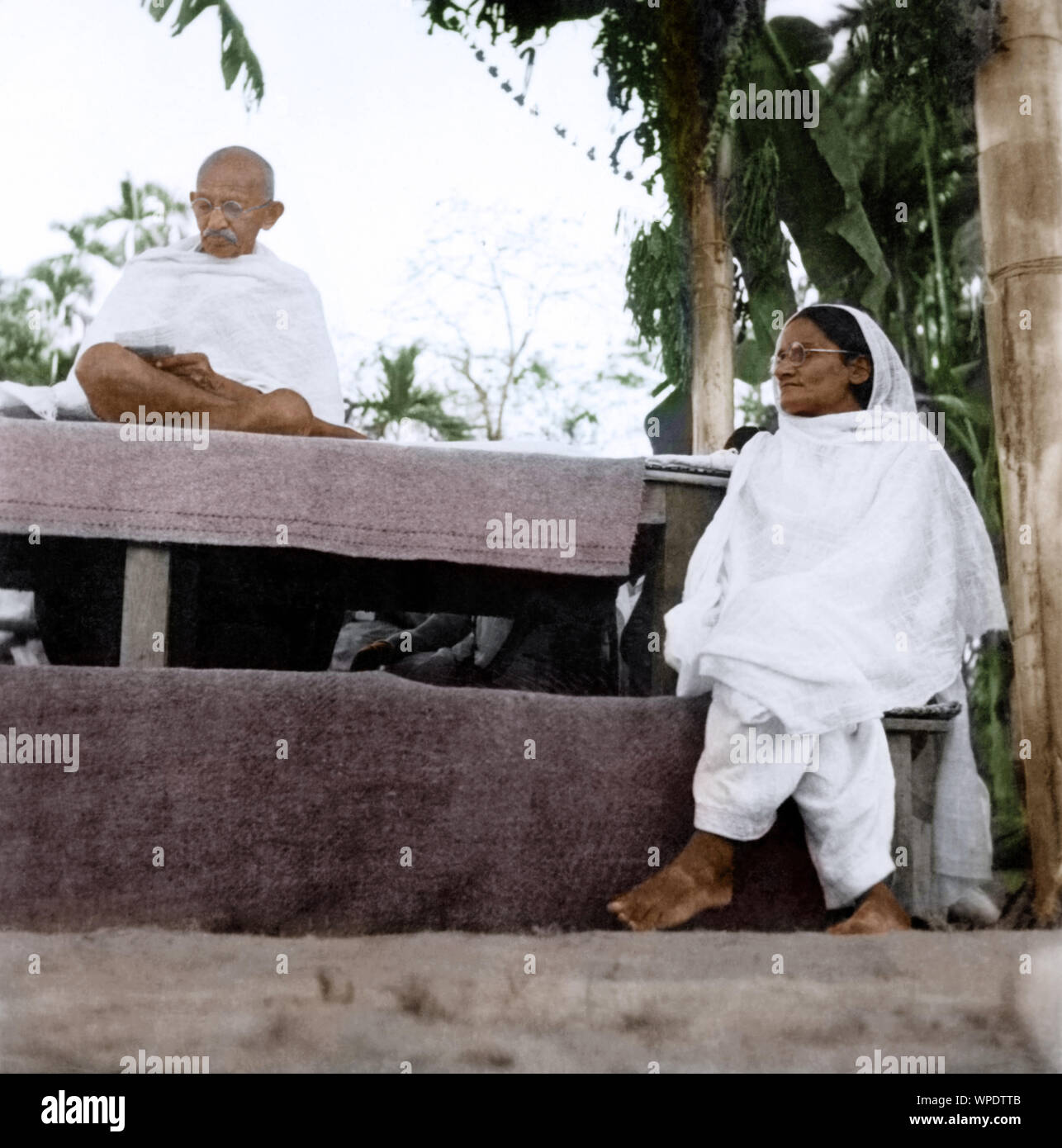 Mahatma Gandhi Amtus Salam meeting after Hindu Muslim riots, Bangladesh ...