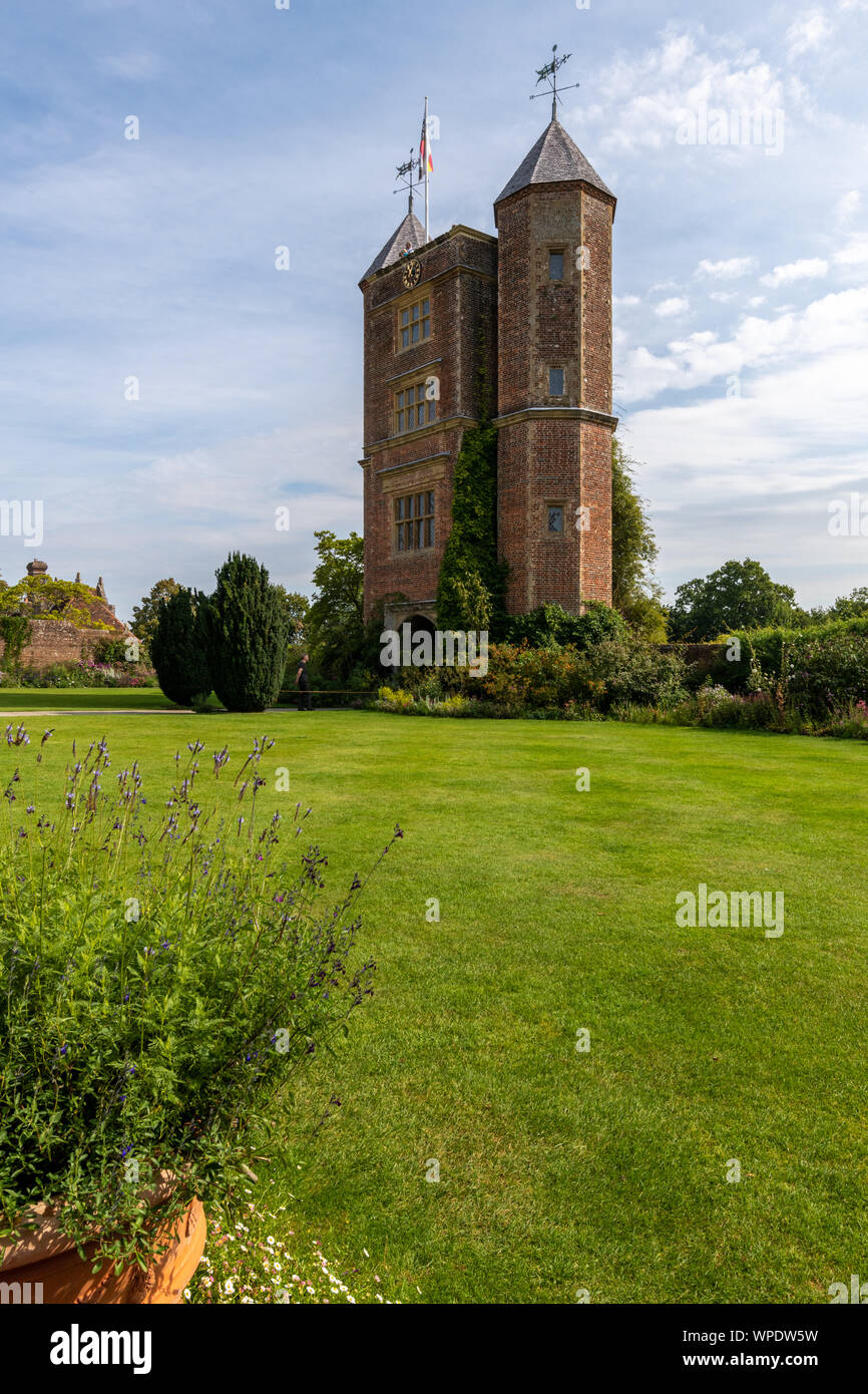 Sissinghurst hi-res stock photography and images - Alamy
