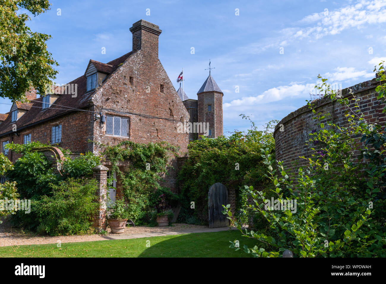 Sissinghurst castle garden hi-res stock photography and images - Alamy
