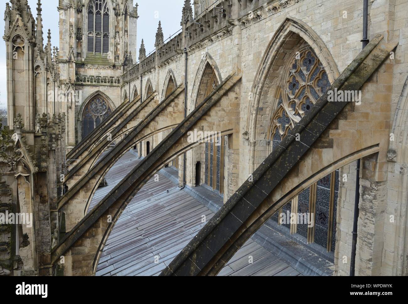 Flying buttresses york minster hi-res stock photography and images - Alamy