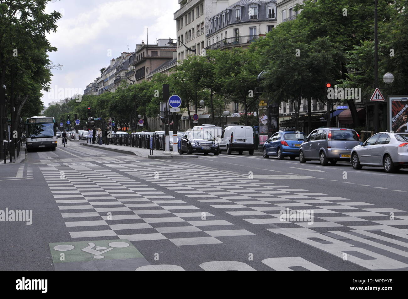 Bus radweg hi-res stock photography and images - Alamy