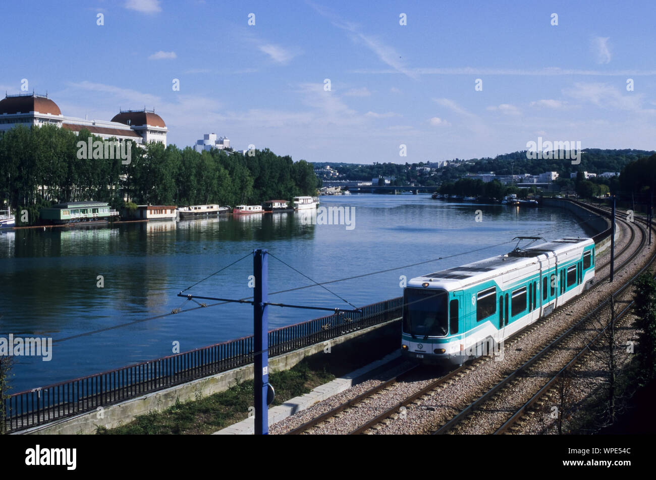 Paris, Tramway T2 Stock Photo - Alamy