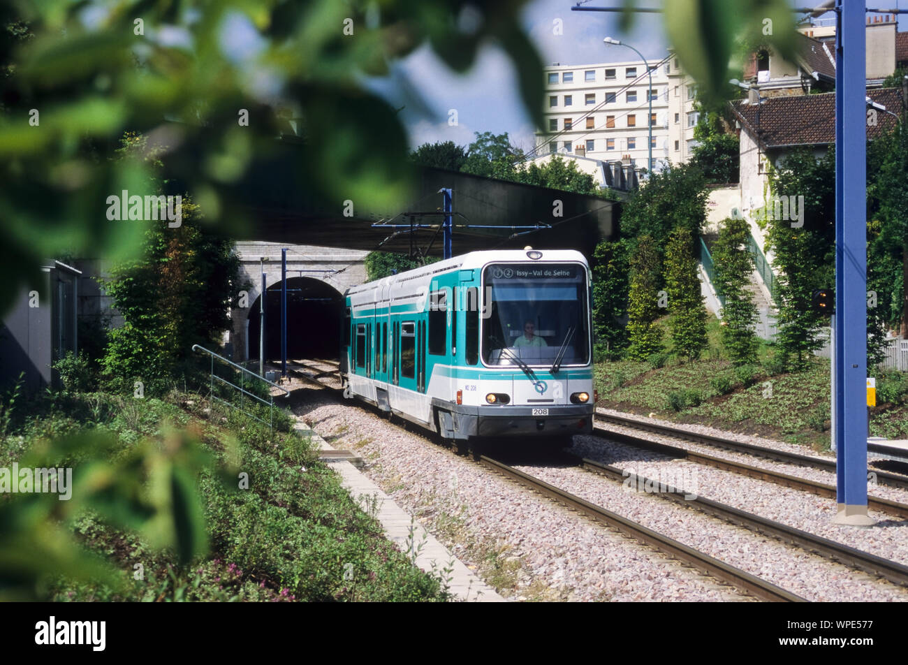 Paris, Tramway T2 Stock Photo - Alamy