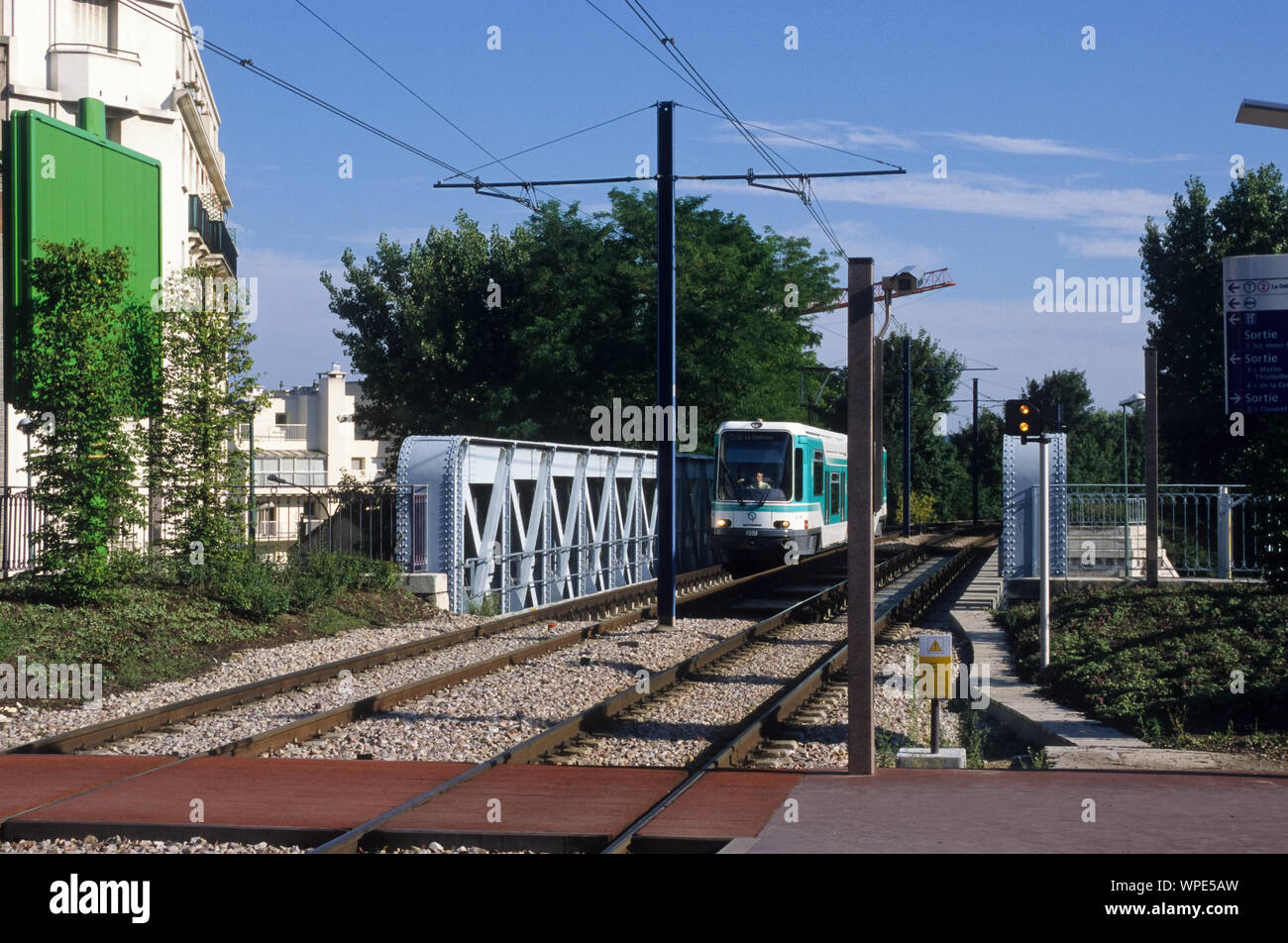 Paris, Tramway T2 Stock Photo - Alamy
