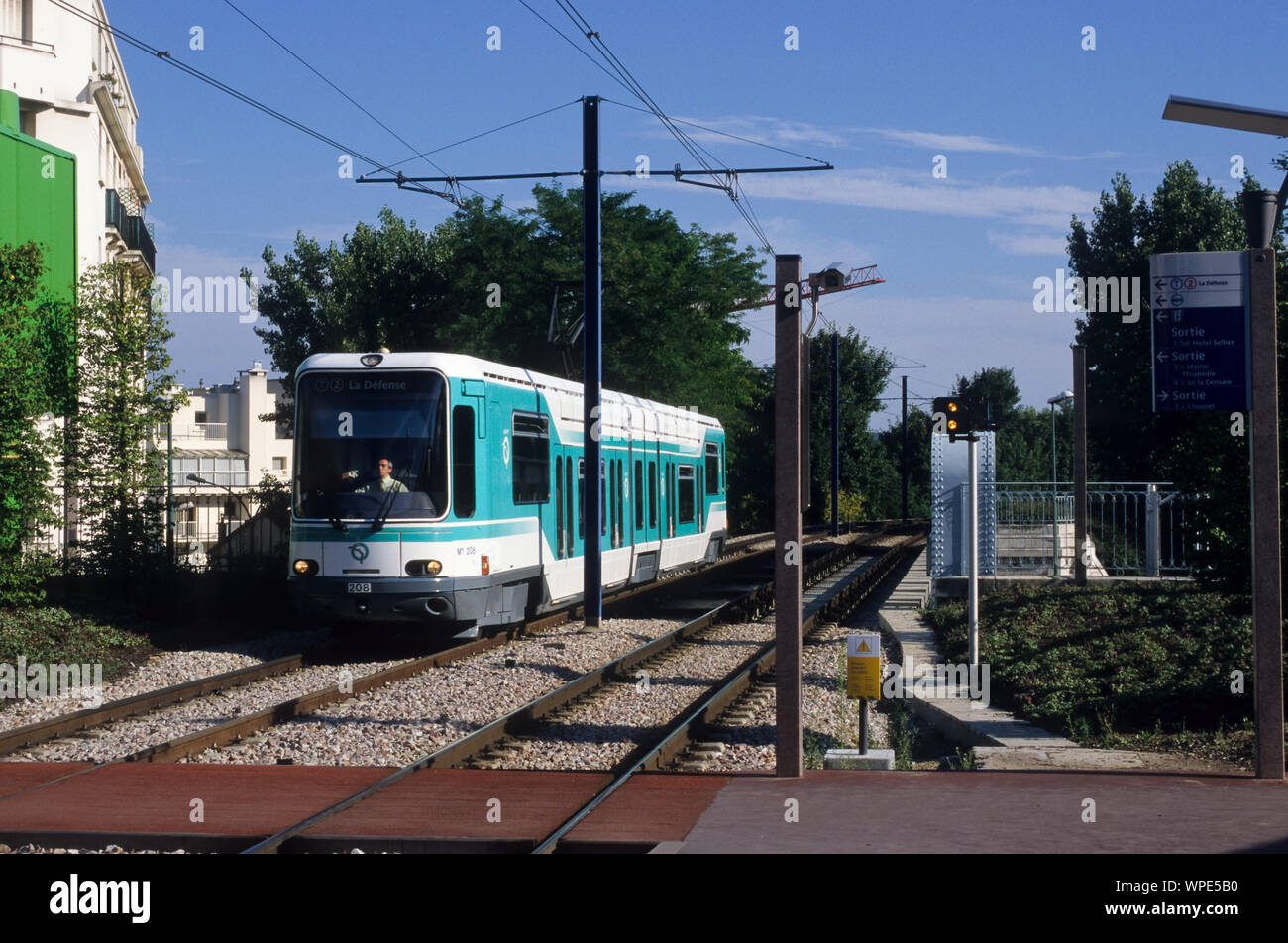 Paris, Tramway T2 Stock Photo - Alamy