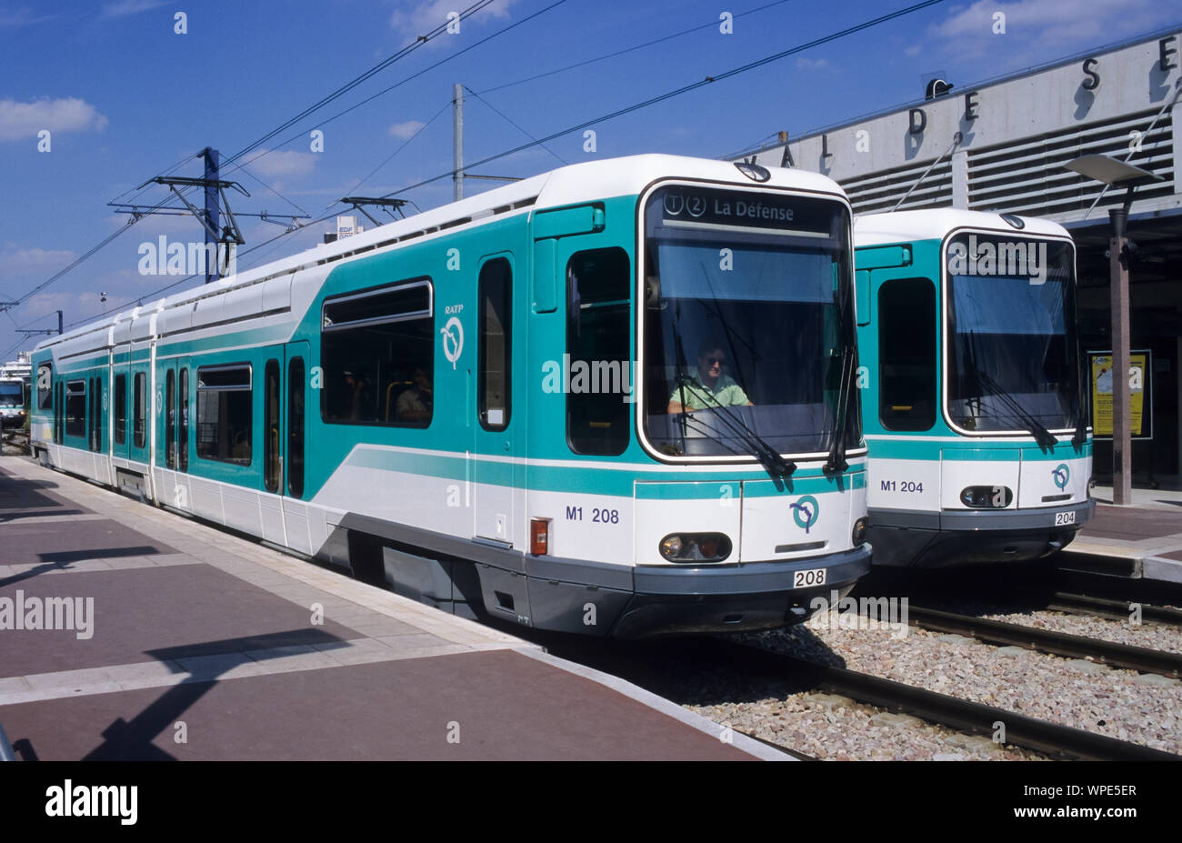 Paris, Tramway T2 Stock Photo - Alamy