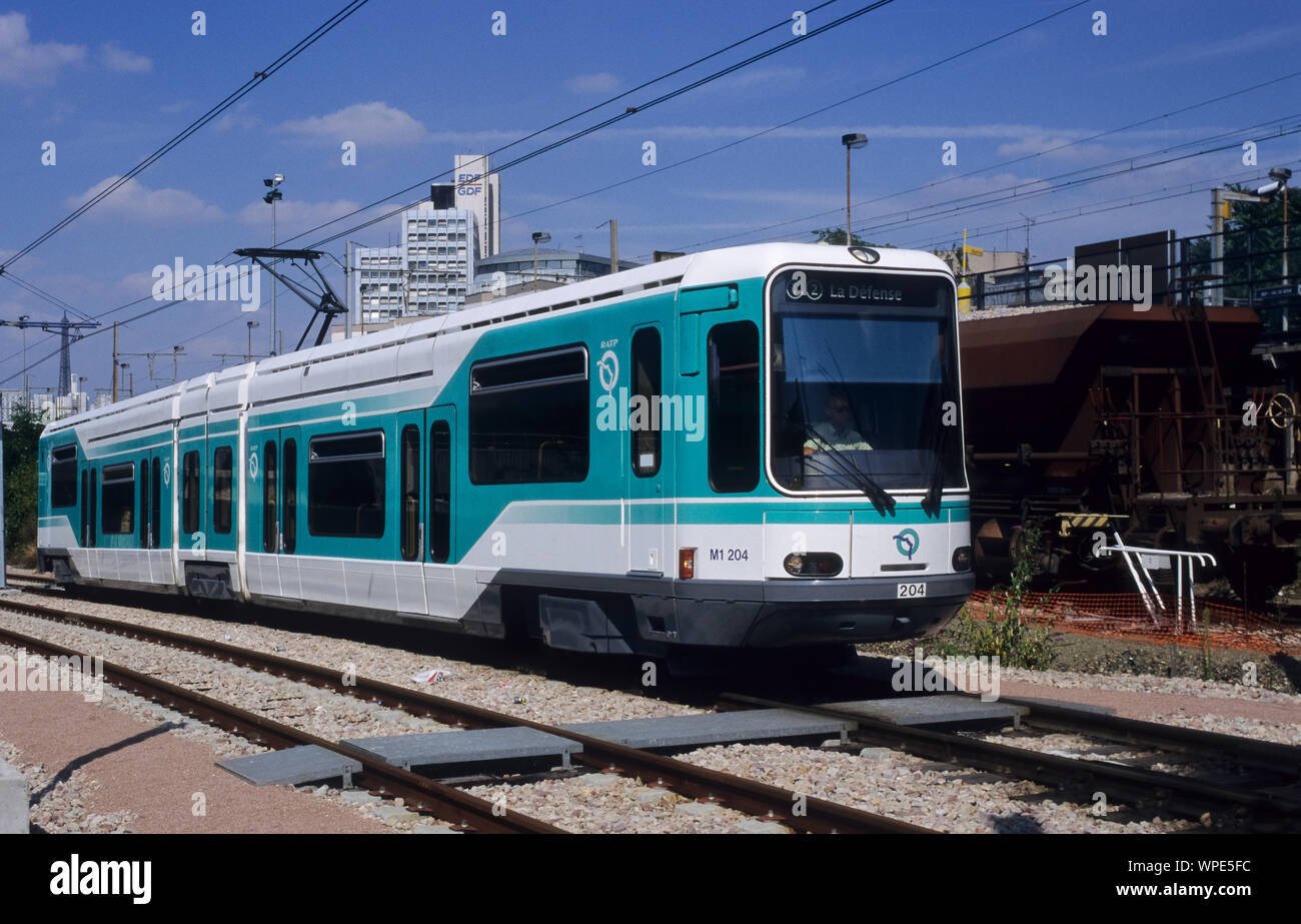 Paris, Tramway T2 Stock Photo - Alamy