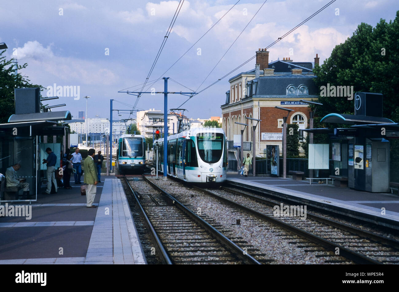 Traffic suburban paris hi-res stock photography and images - Alamy