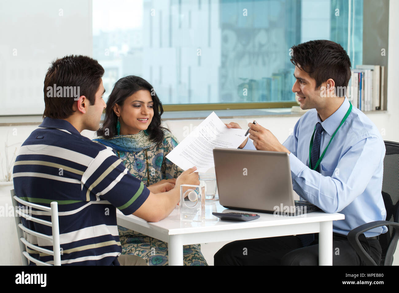 Explaining document hi-res stock photography and images - Alamy