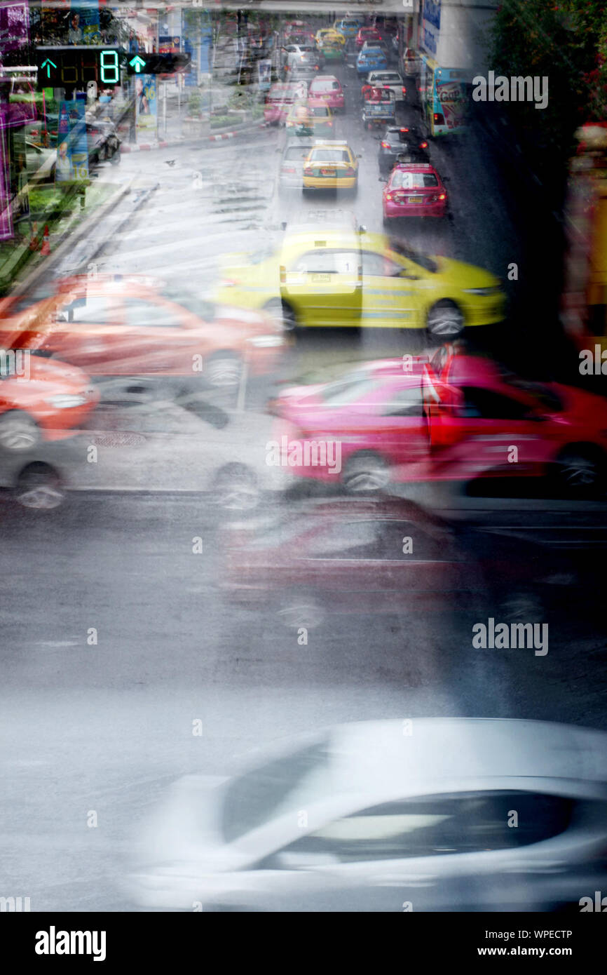 Fast road traffic hi-res stock photography and images - Alamy