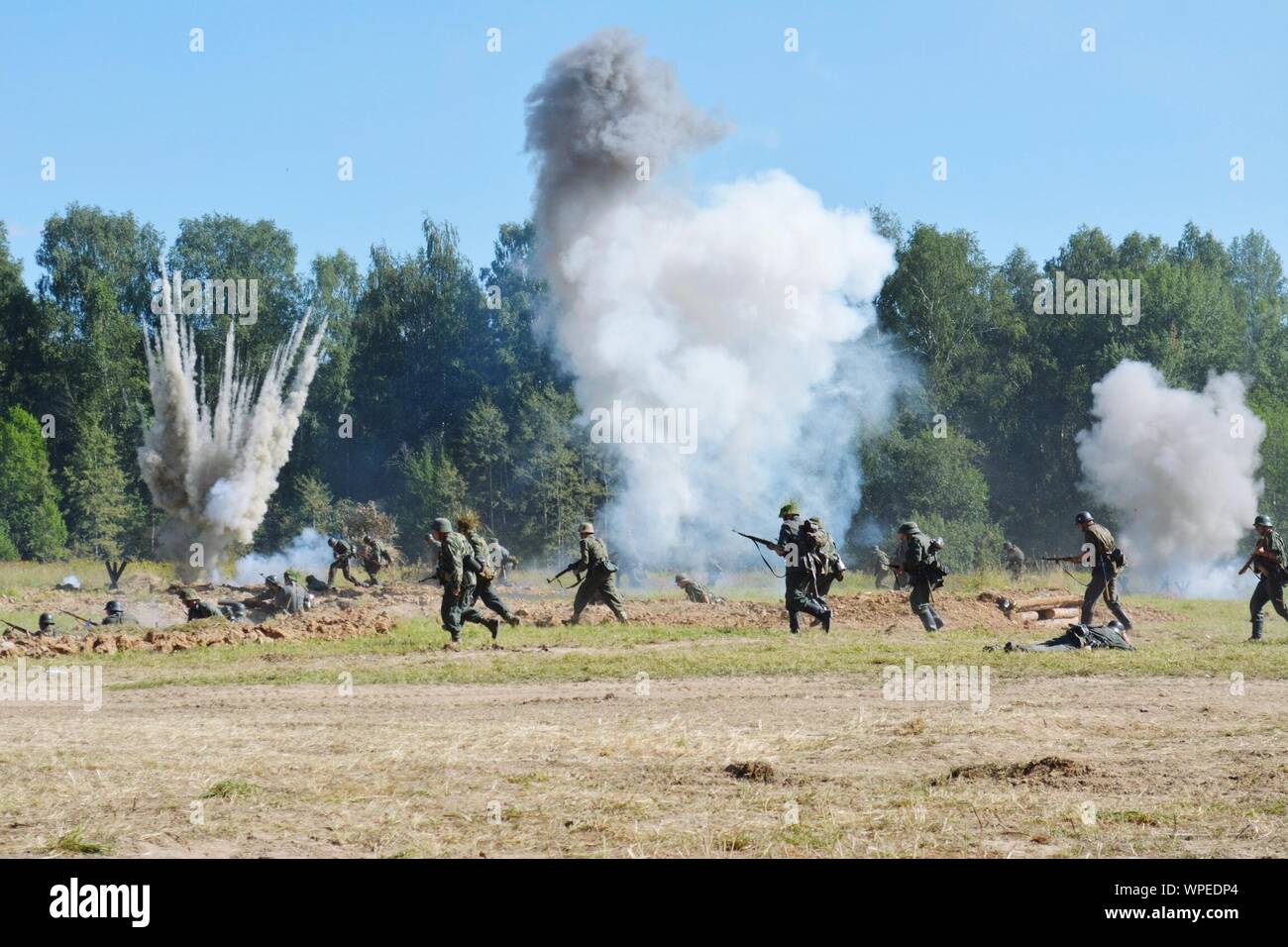War field explosion hi-res stock photography and images - Alamy
