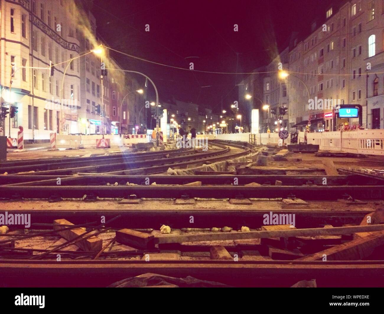 City light track hi-res stock photography and images - Alamy