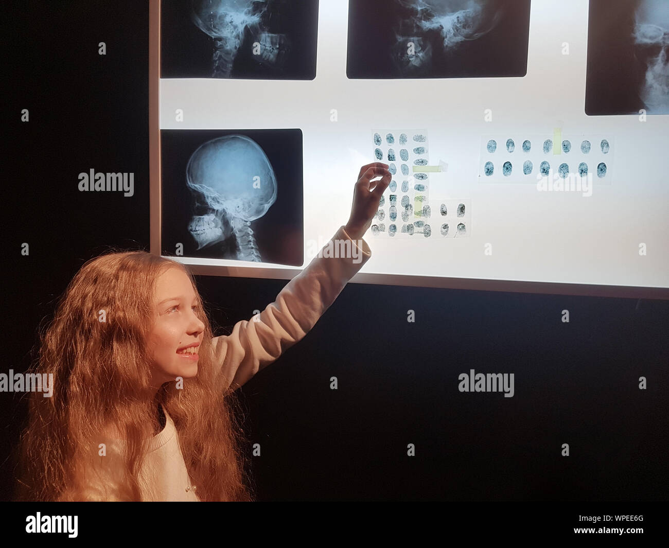 Detective laboratory hi-res stock photography and images - Alamy