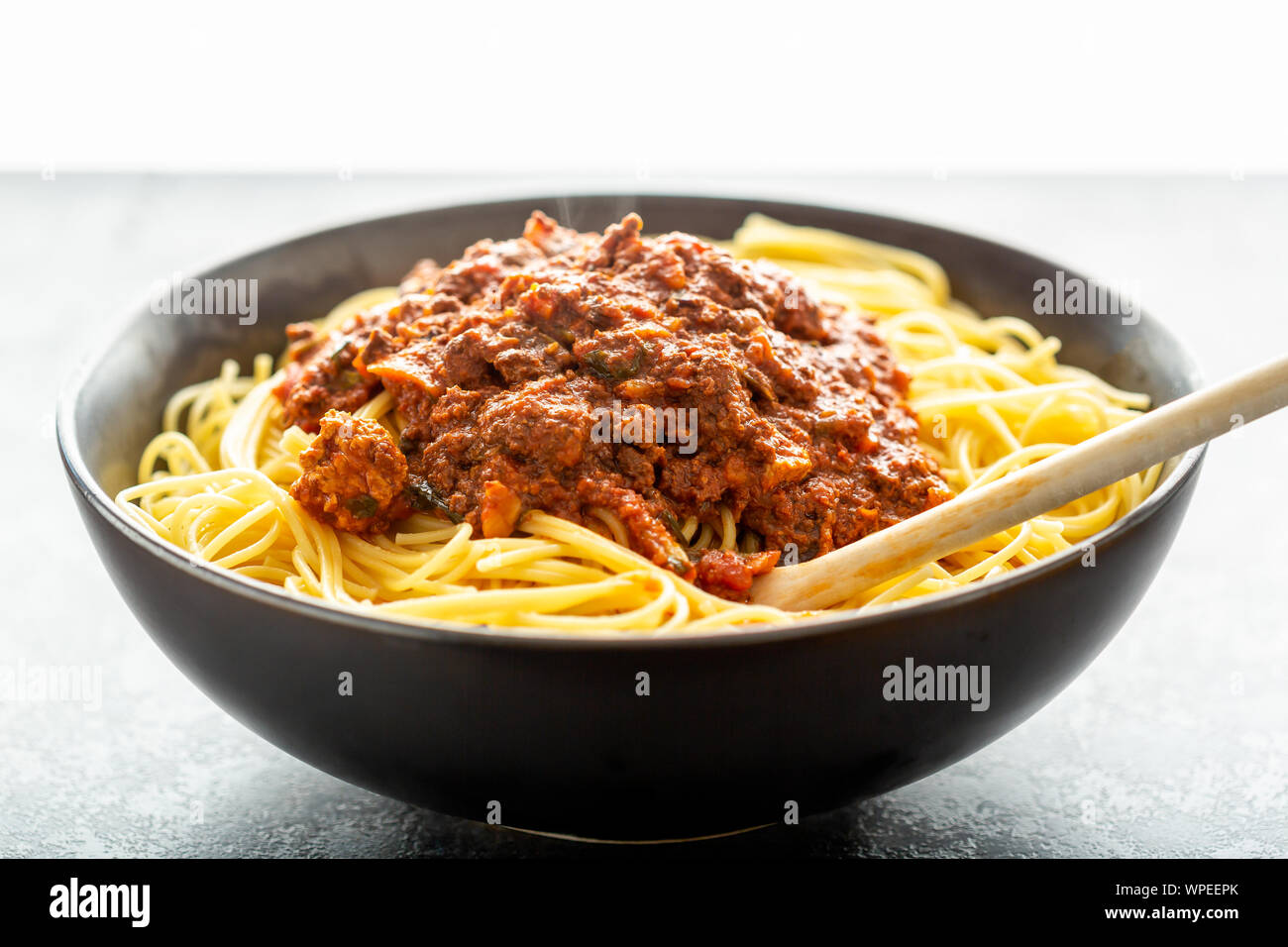 Black pasta bowl hi-res stock photography and images - Alamy