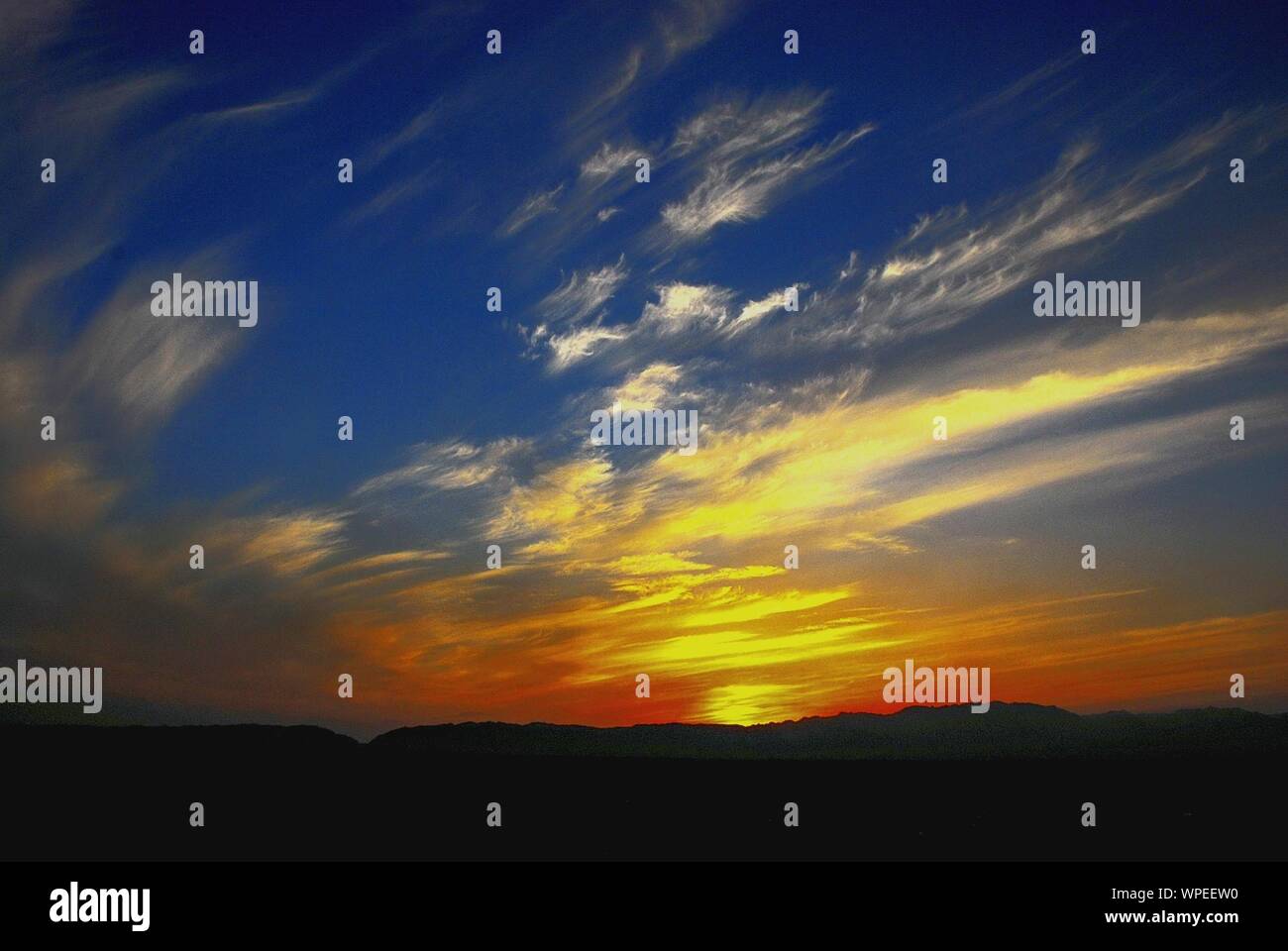 Dusky sky hi-res stock photography and images - Alamy