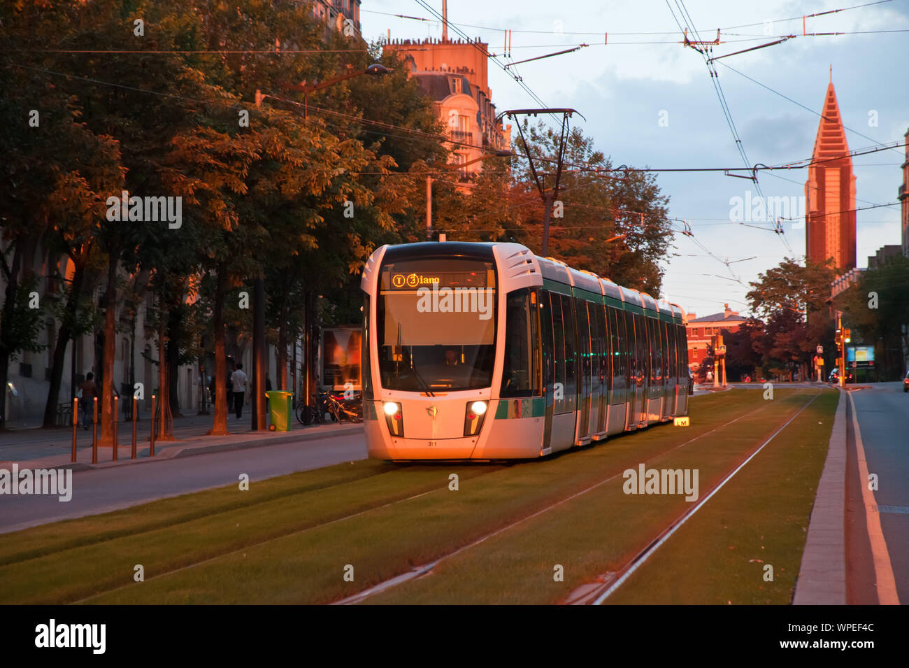 Paris, Straßenbahn T3 auf den Boulevard des Maréchaux - Paris, Tramway ...