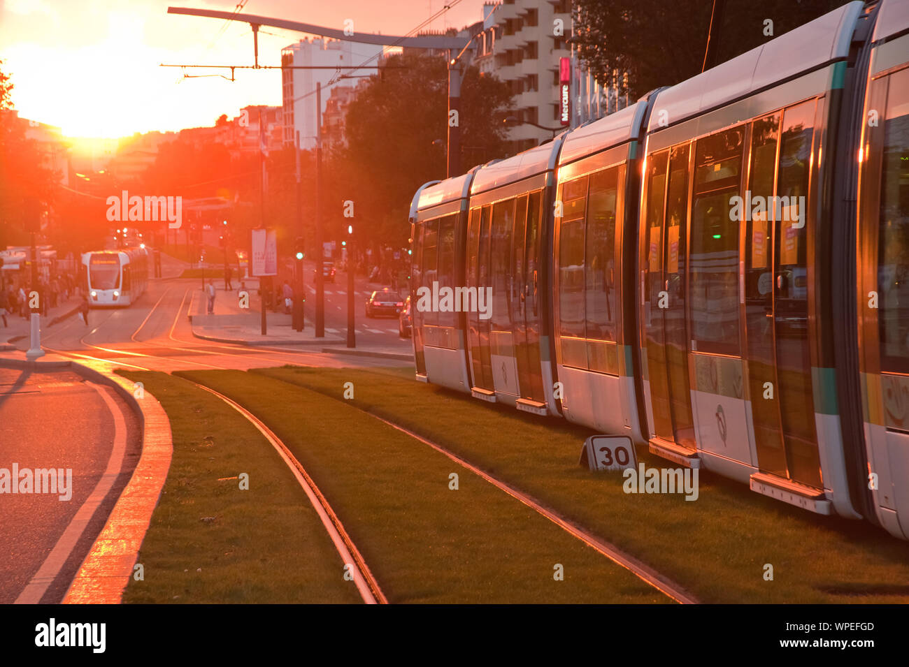 Paris, Straßenbahn T3 auf den Boulevard des Maréchaux - Paris, Tramway ...