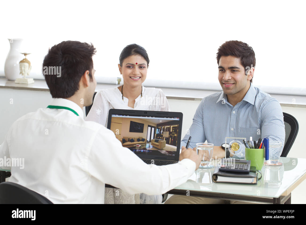 Real estate booking hi-res stock photography and images - Alamy