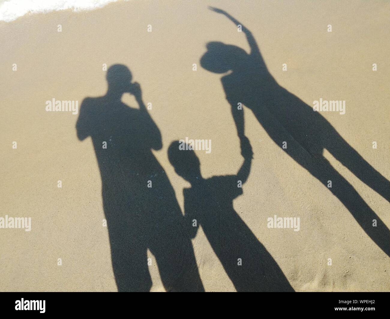 Parents child hands shadow hi-res stock photography and images - Alamy