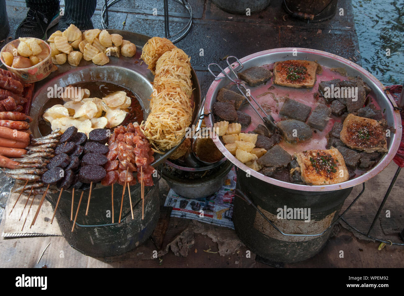China village cooking hi-res stock photography and images - Alamy