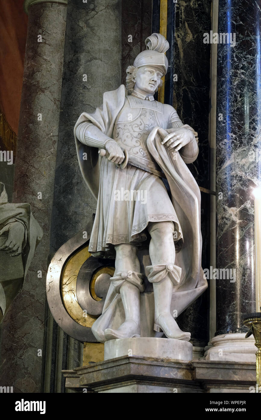 Statue saint martin in church hi-res stock photography and images - Alamy