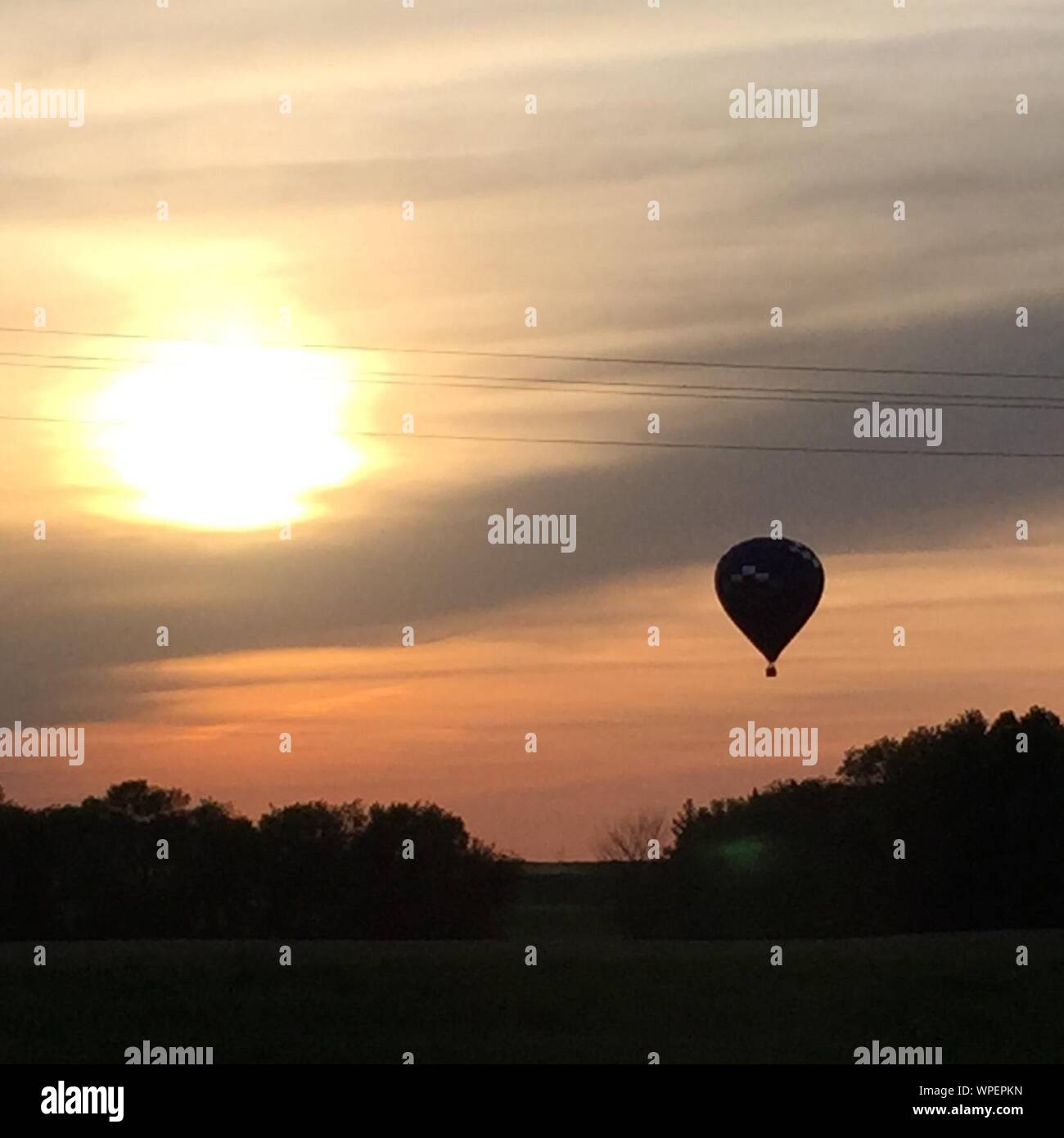 Balloon countryside hi-res stock photography and images - Alamy