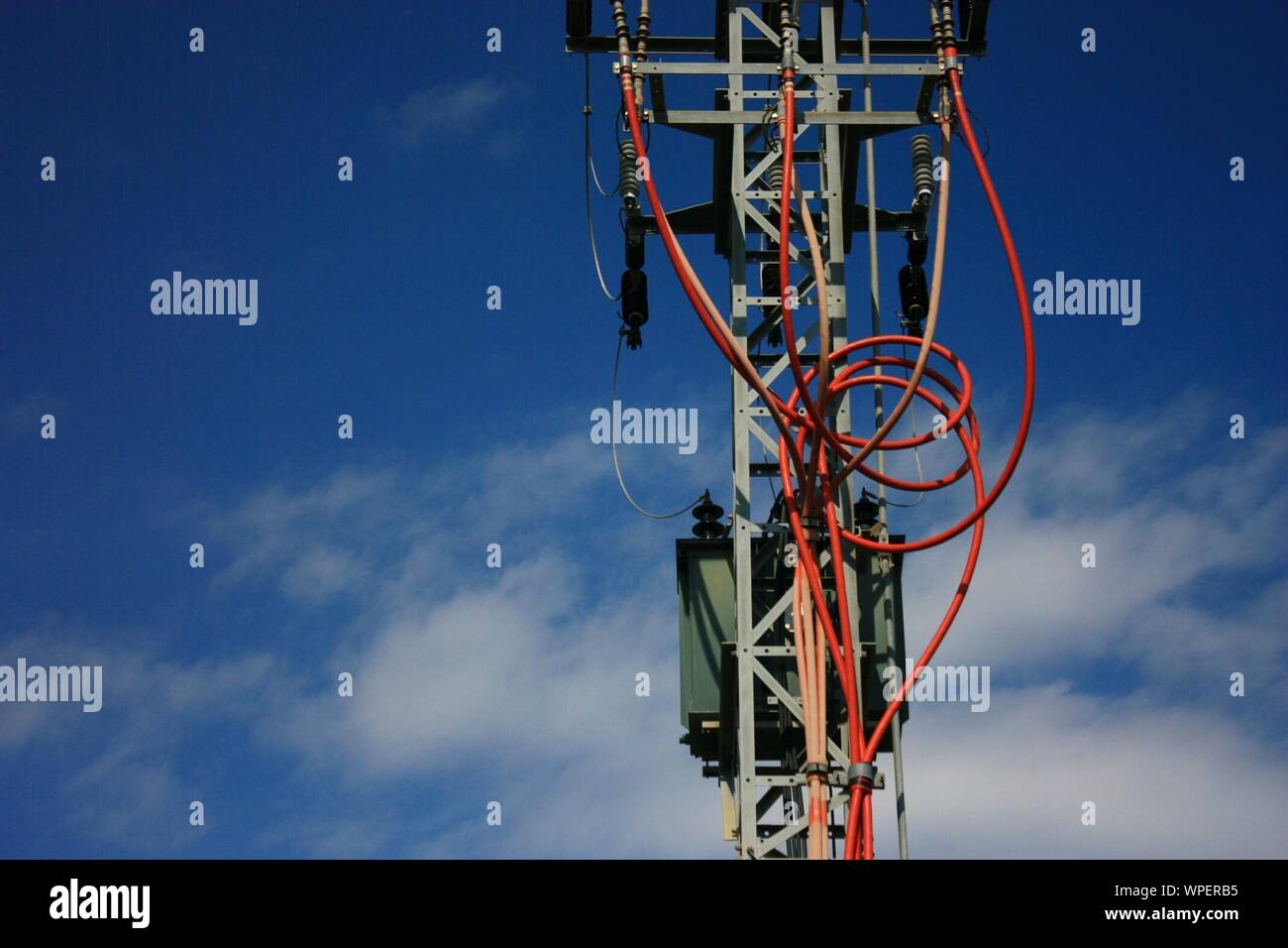 Electric cables hi-res stock photography and images - Alamy