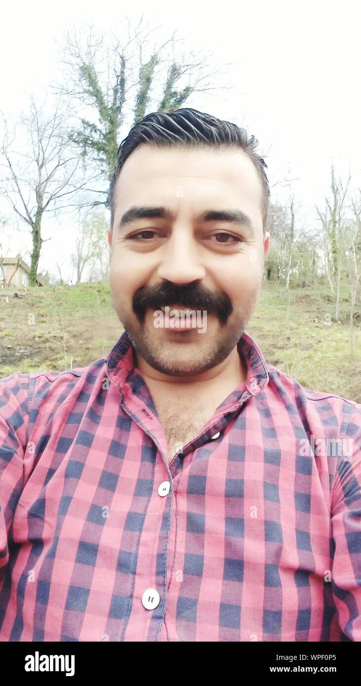 Smiling turkish man hi-res stock photography and images - Alamy