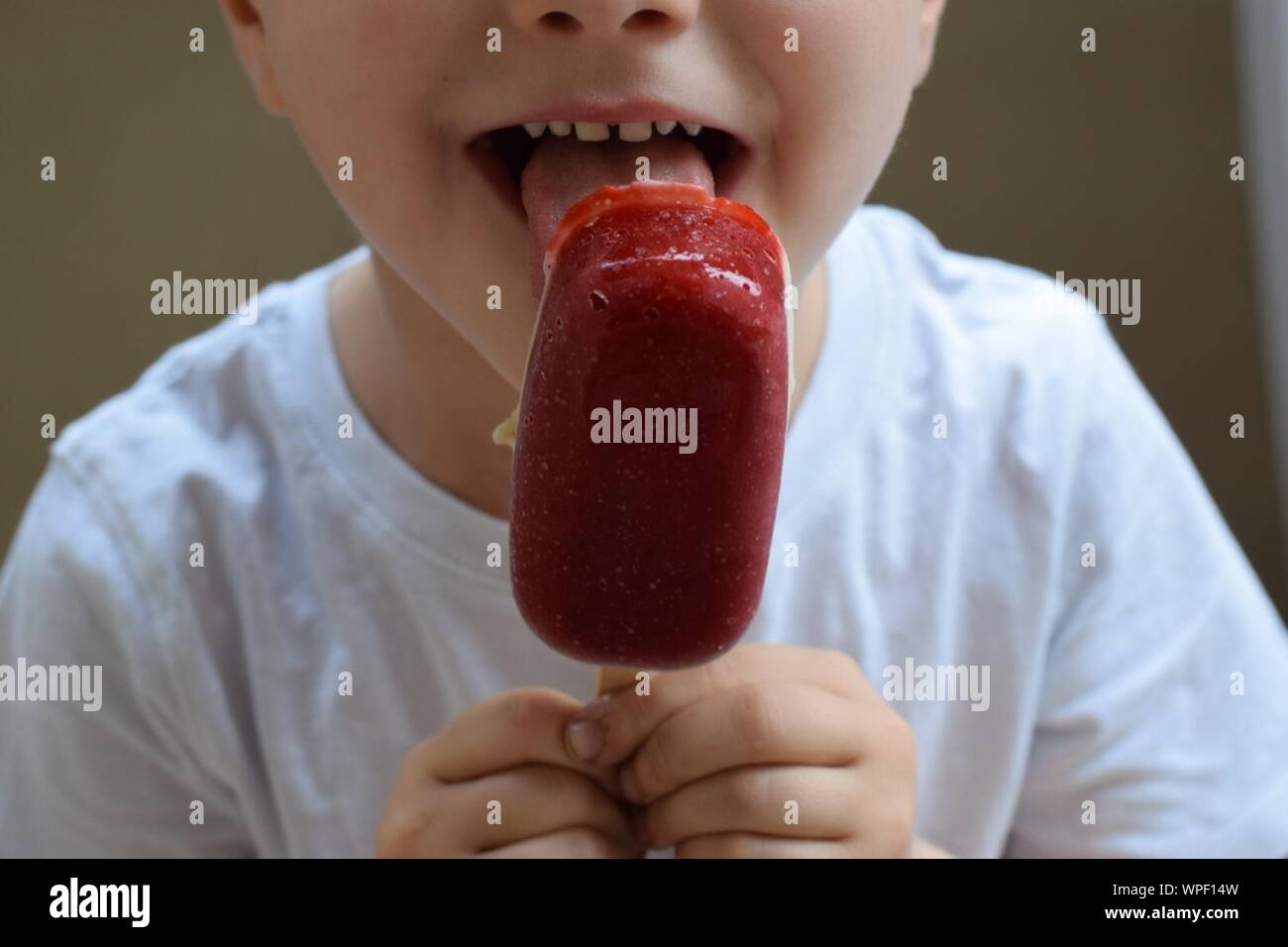 Boy Popsicle High Resolution Stock Photography and Images - Alamy