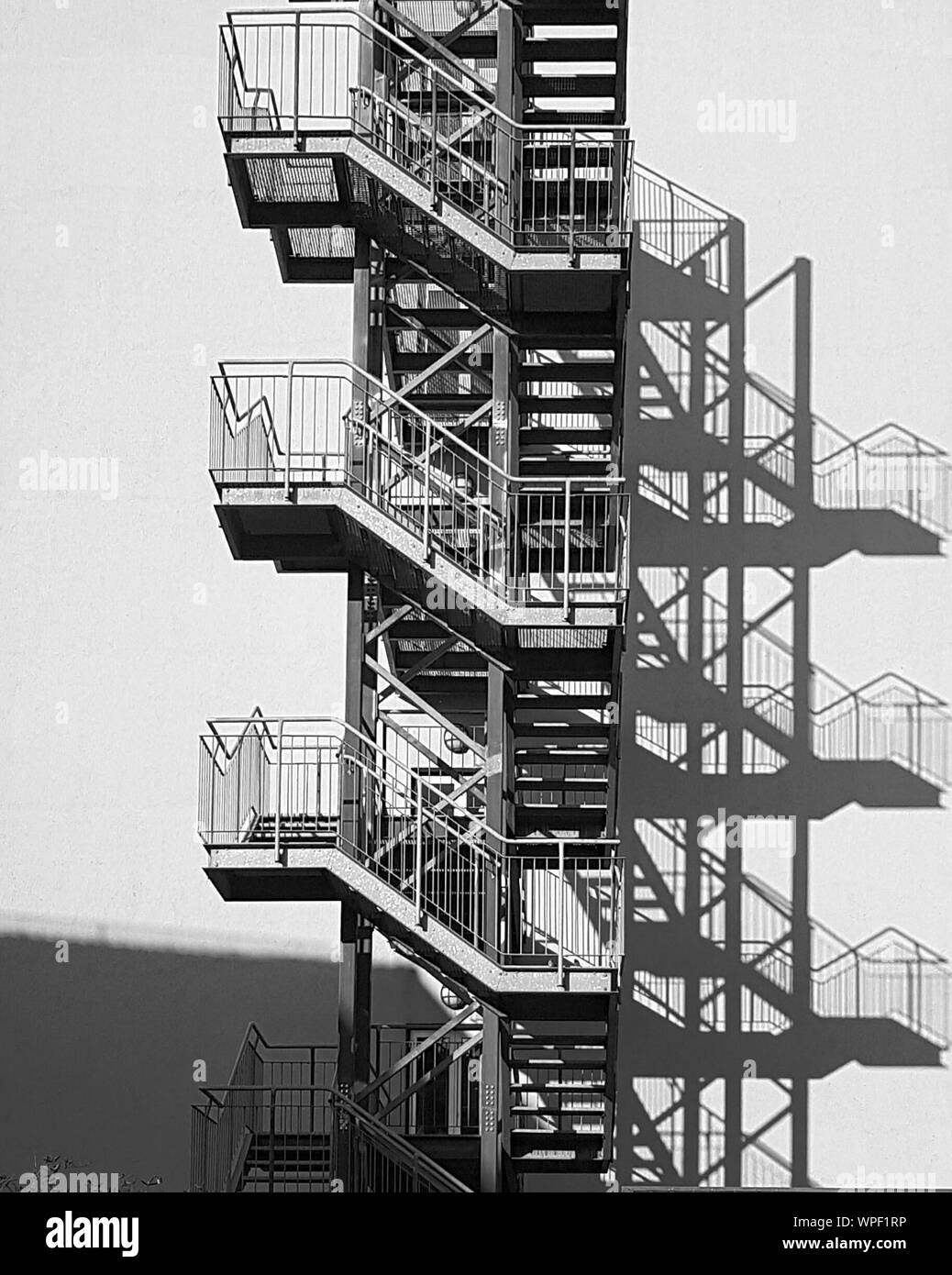 Emergency building outside hi-res stock photography and images - Alamy