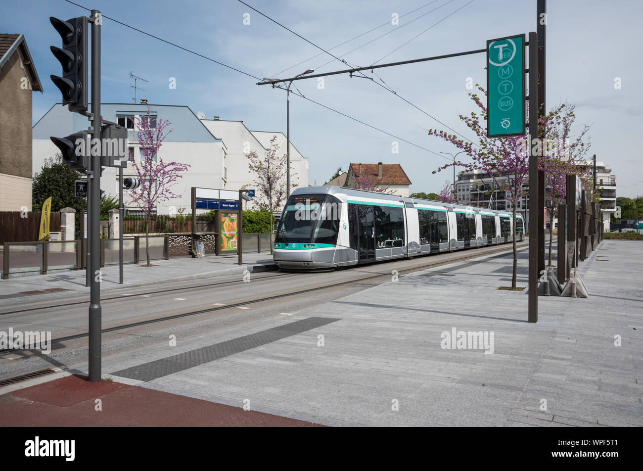 T6 platform hi-res stock photography and images - Alamy