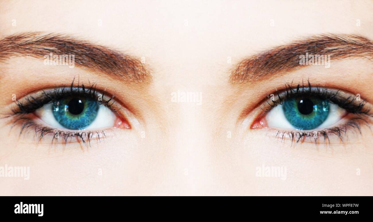 Blue eyes woman close up hi-res stock photography and images - Alamy